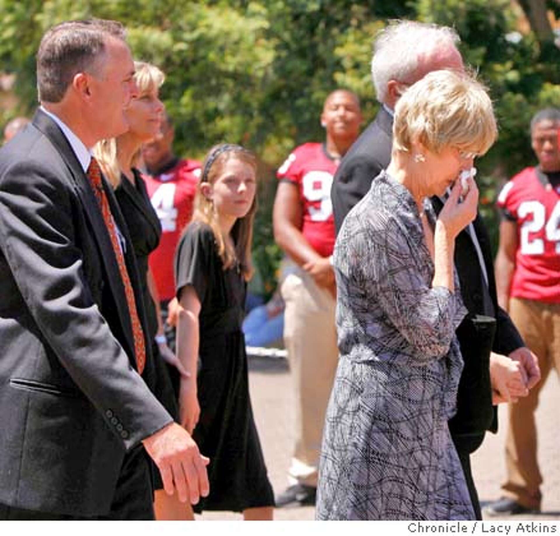 Bill Walsh remembered in tearful memorial