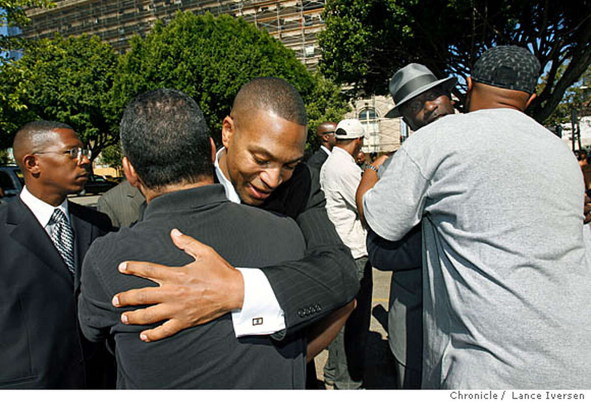 Friends honor slain Oakland Post editor Bailey