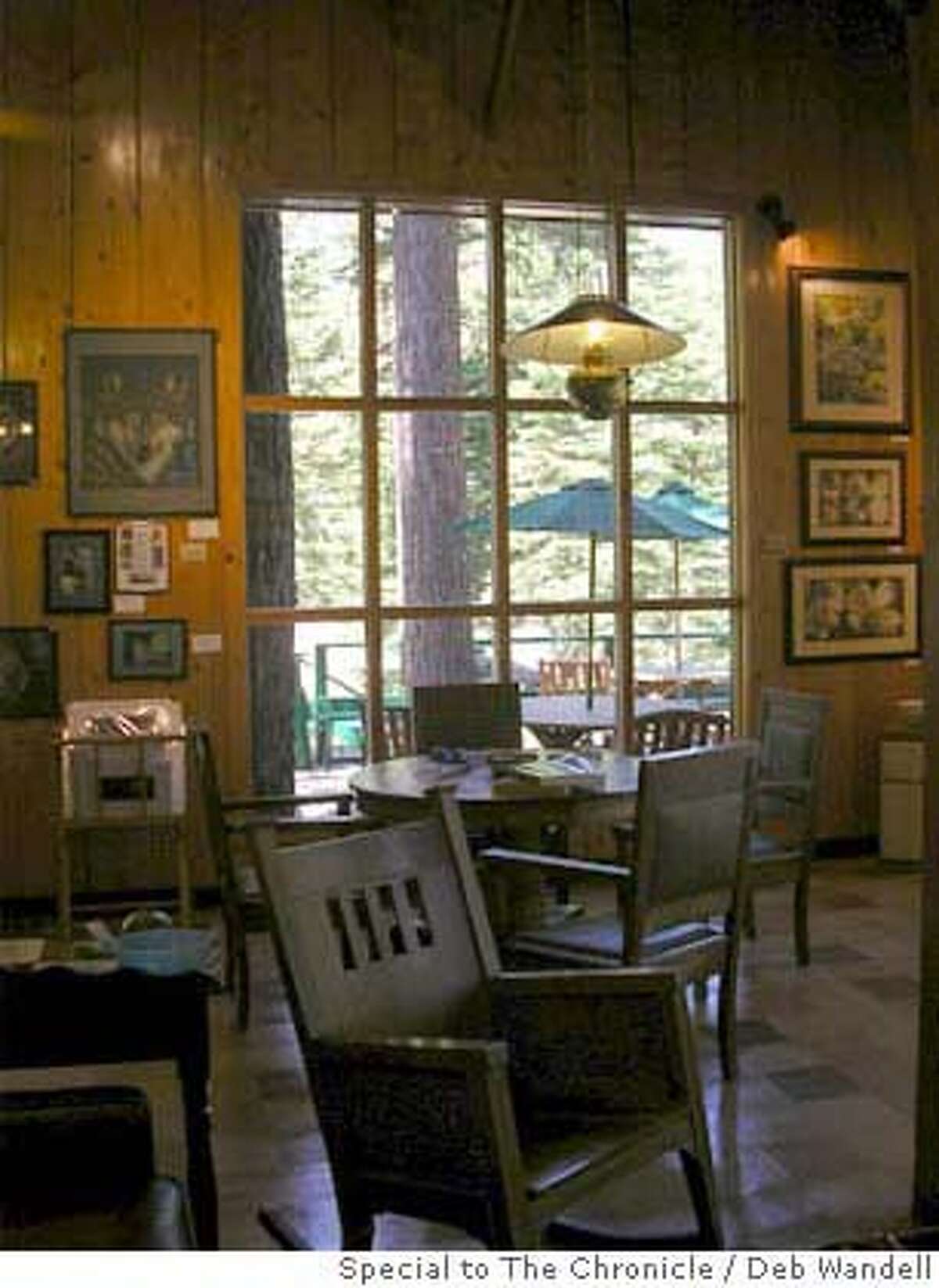 RURAL RETREAT / Kit Carson Lodge