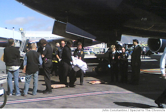 SAN MATEO COUNTY / Body found in jet's wheel well at SFO