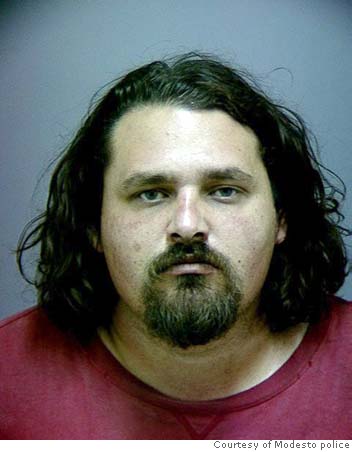 MODESTO / 2 arrested for endangering boy in squalor