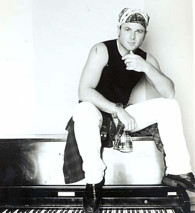 Sam Harris lets emotions flow / Plush Room show filled with feeling