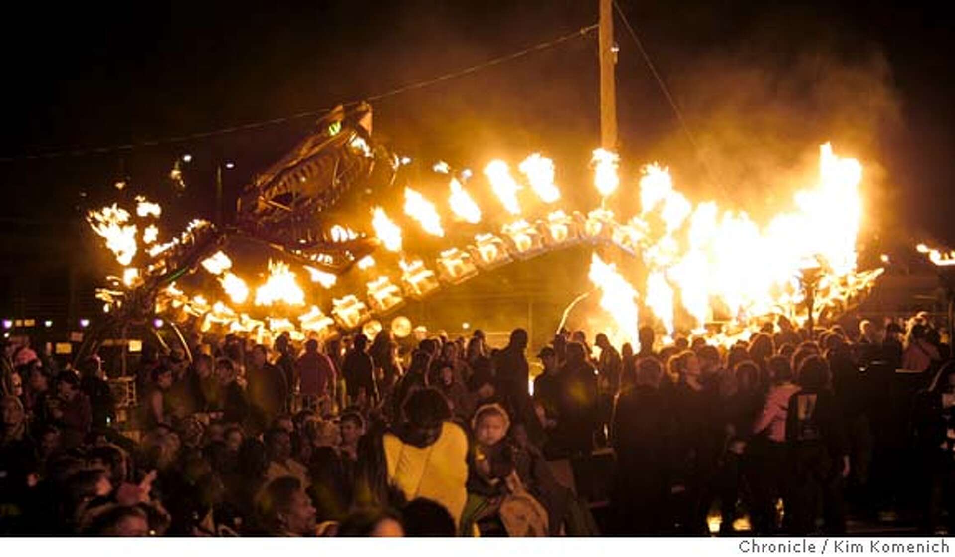Hot-and-heavy sculpture gets artists warmed up / Enormous flame ...