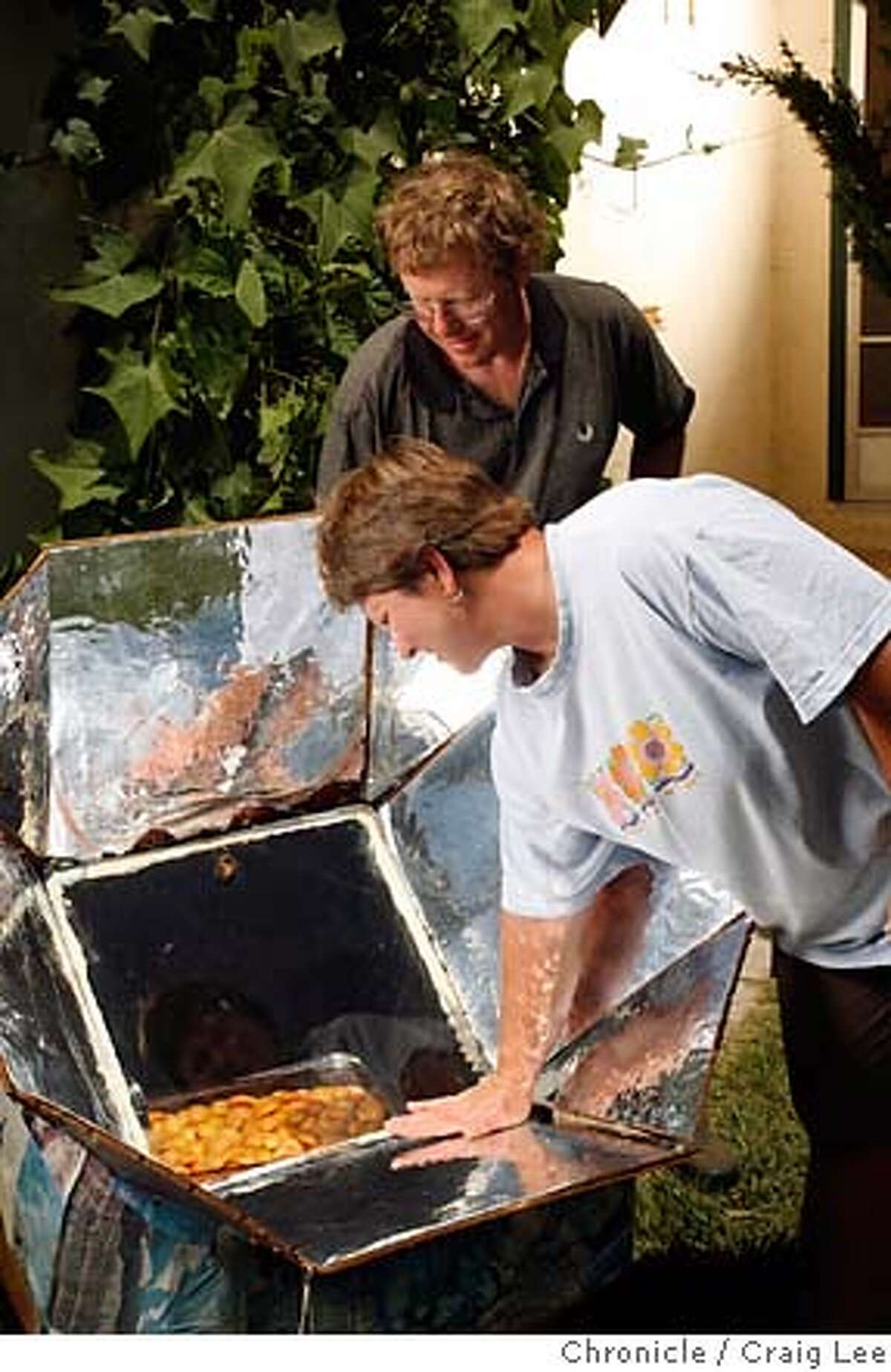 Hot off the grid / Solar ovens utilize nature's rays for energy ...