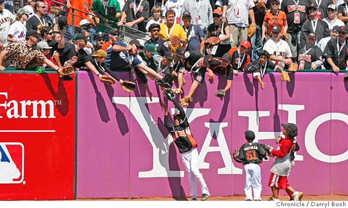 By land and by sea, fans chase home-run balls