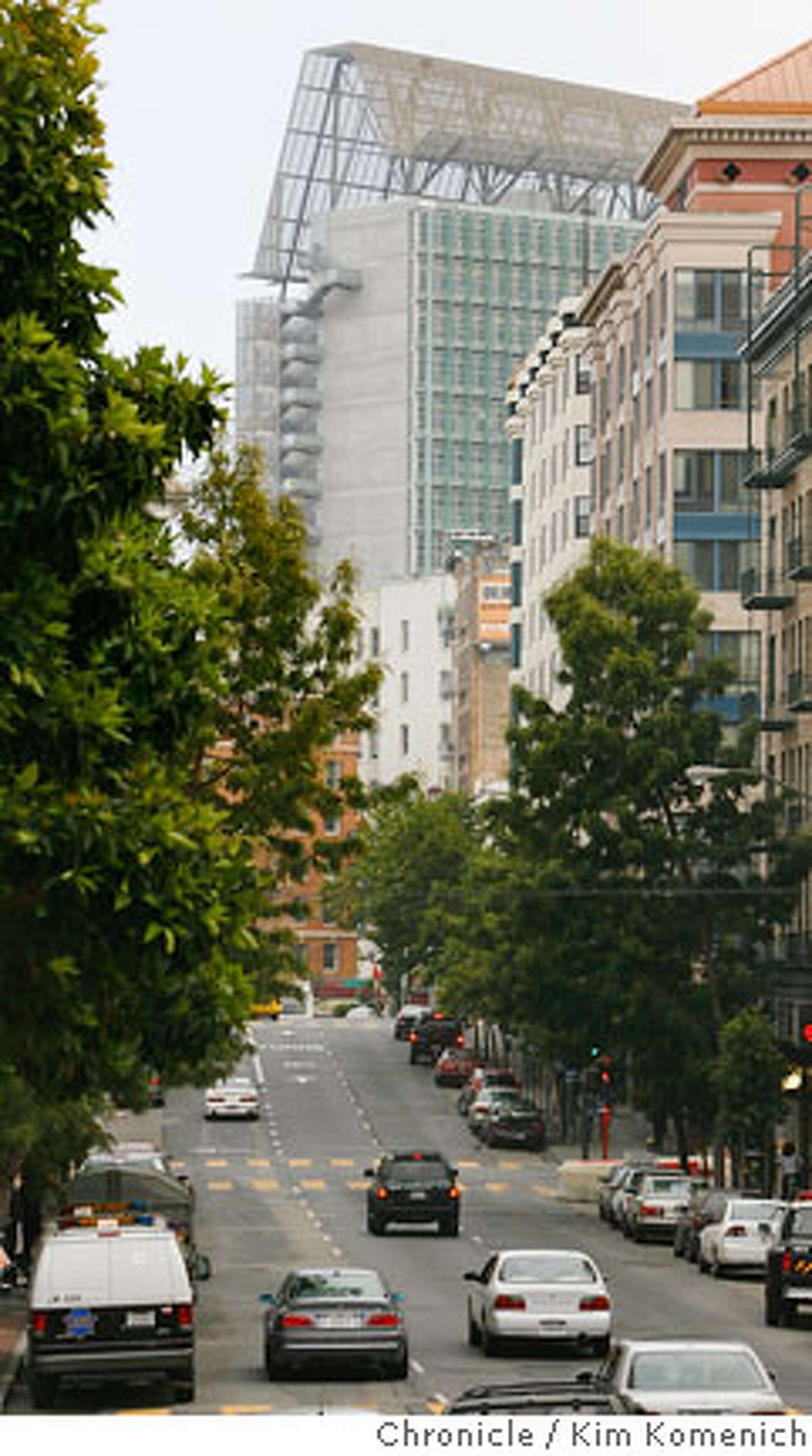 THE VIEW FROM INSIDE / TOWER'S PREMIERE: Futuristic Federal Building ...