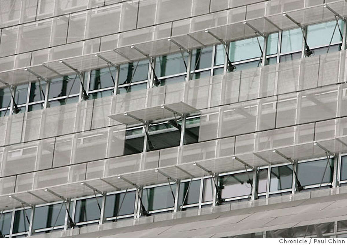 THE VIEW FROM INSIDE / TOWER'S PREMIERE: Futuristic Federal Building ...