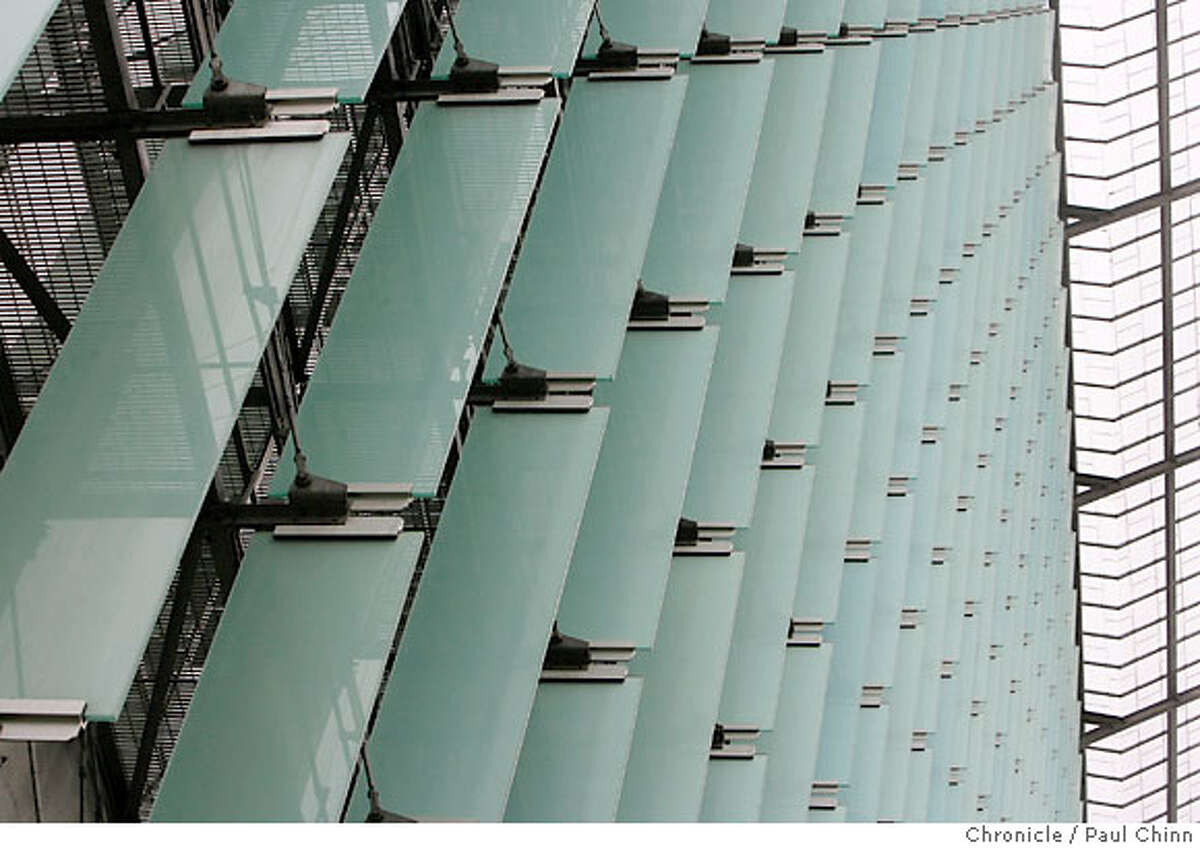 THE VIEW FROM INSIDE / TOWER'S PREMIERE: Futuristic Federal Building ...