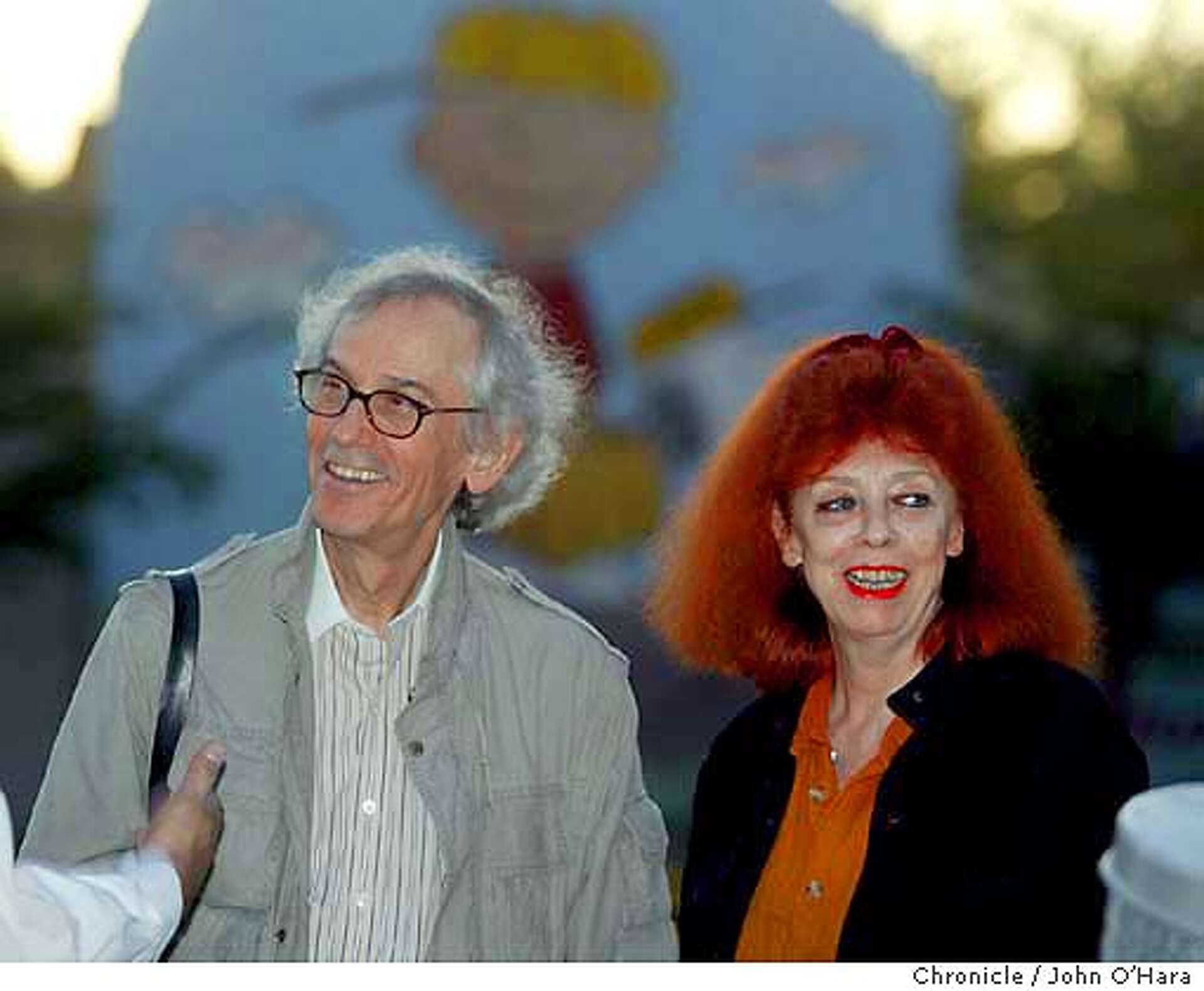 Christo wraps a doghouse / Bulgarian artist honors an old artist friend ...