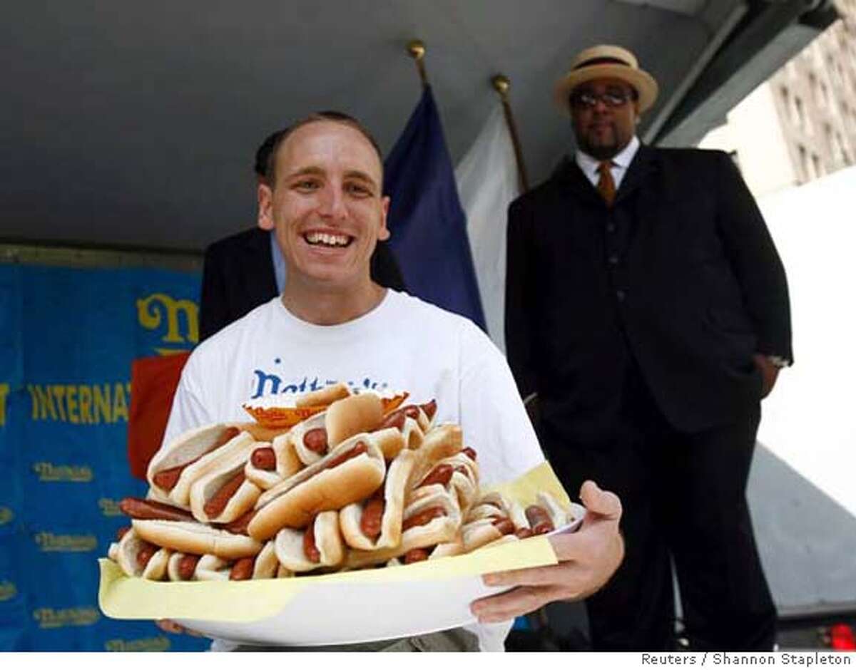 Who's top dog muncher? / San Jose man confident he will finally ...