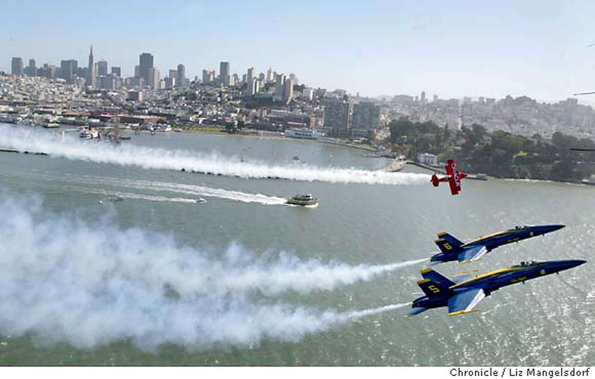 Pilots get in a nice 'workout' / Blue Angels' moves nothing to sneeze at