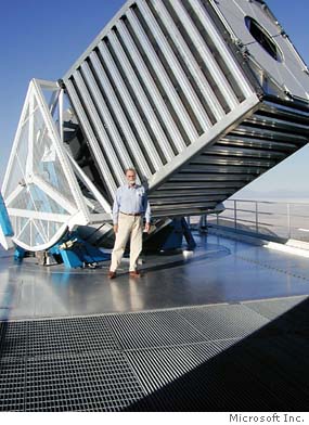 Microsoft sky survey in S.F. lab / Computer scientist crunching data ...