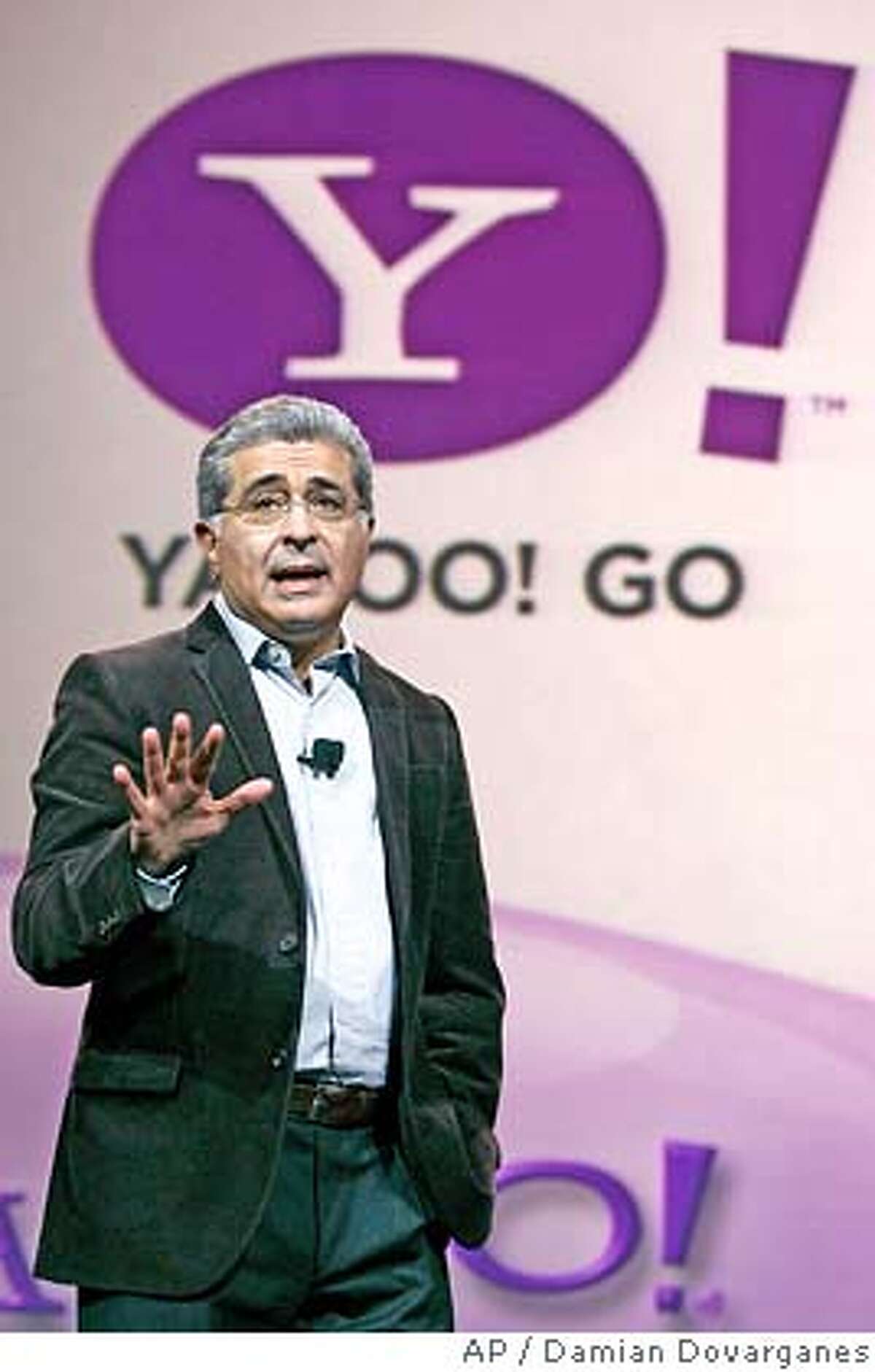 Yahoo replaces CEO Semel with co-founder Yang