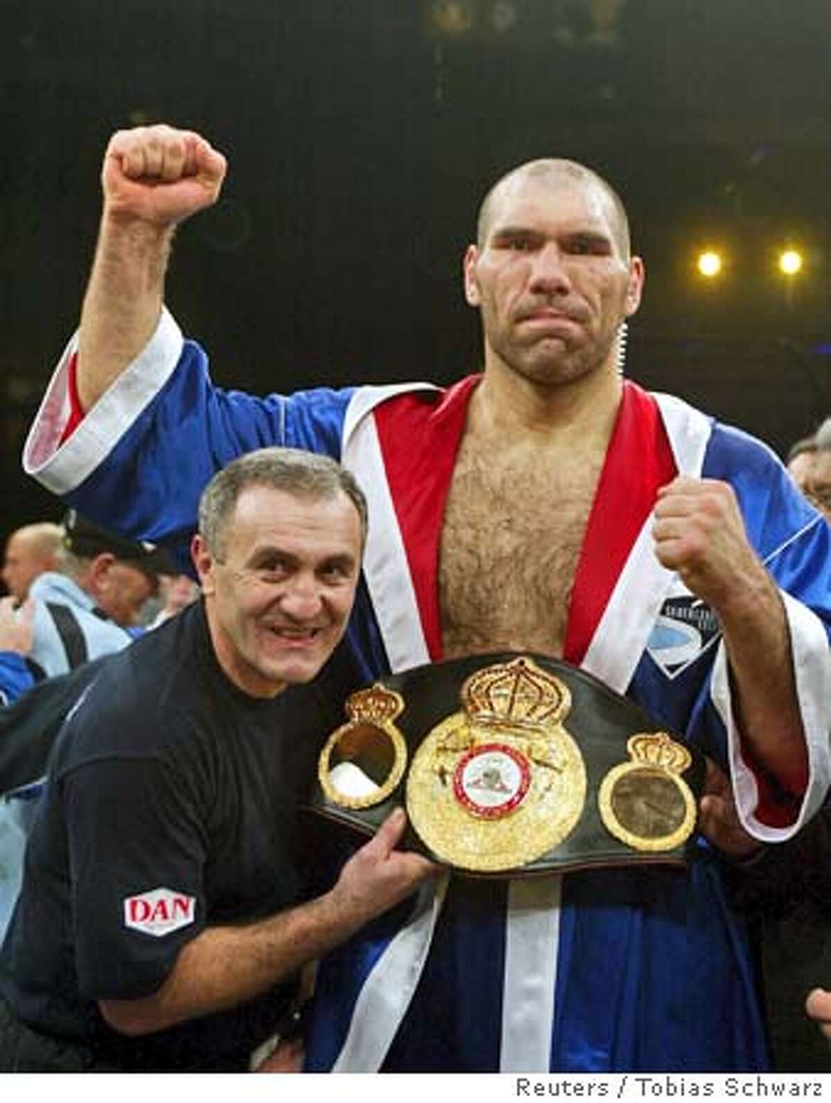 The Giant wins! / Seven-foot Russian 'steals' heavyweight title