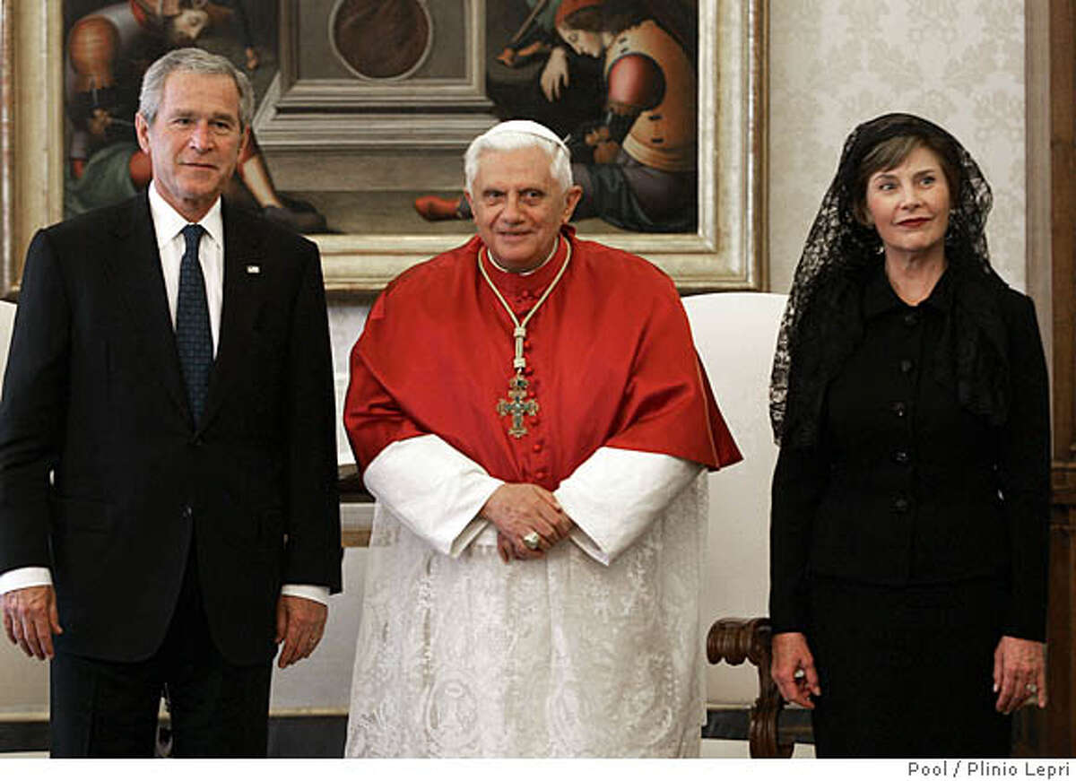Bush meets with pope at Vatican / Pontiff urges him to seek solutions ...