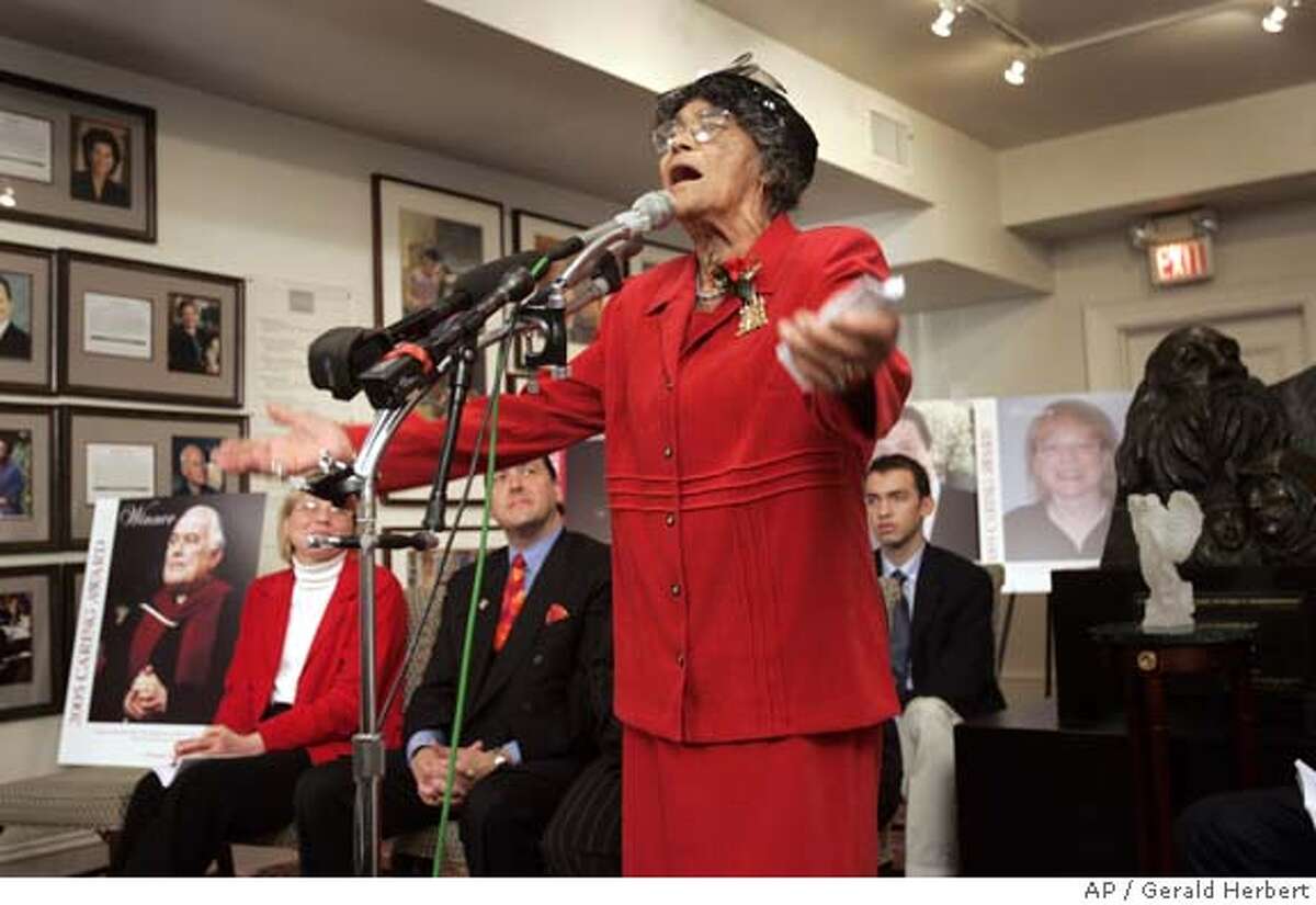 Oakland humanitarian earns honor