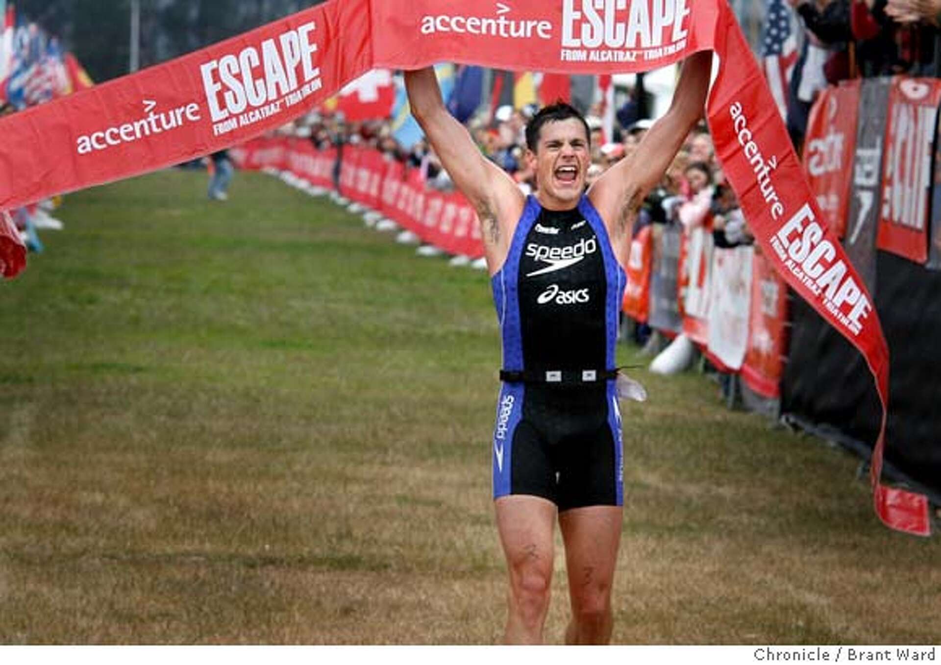 Thousands run, swim and bike in Escape from Alcatraz Triathlon