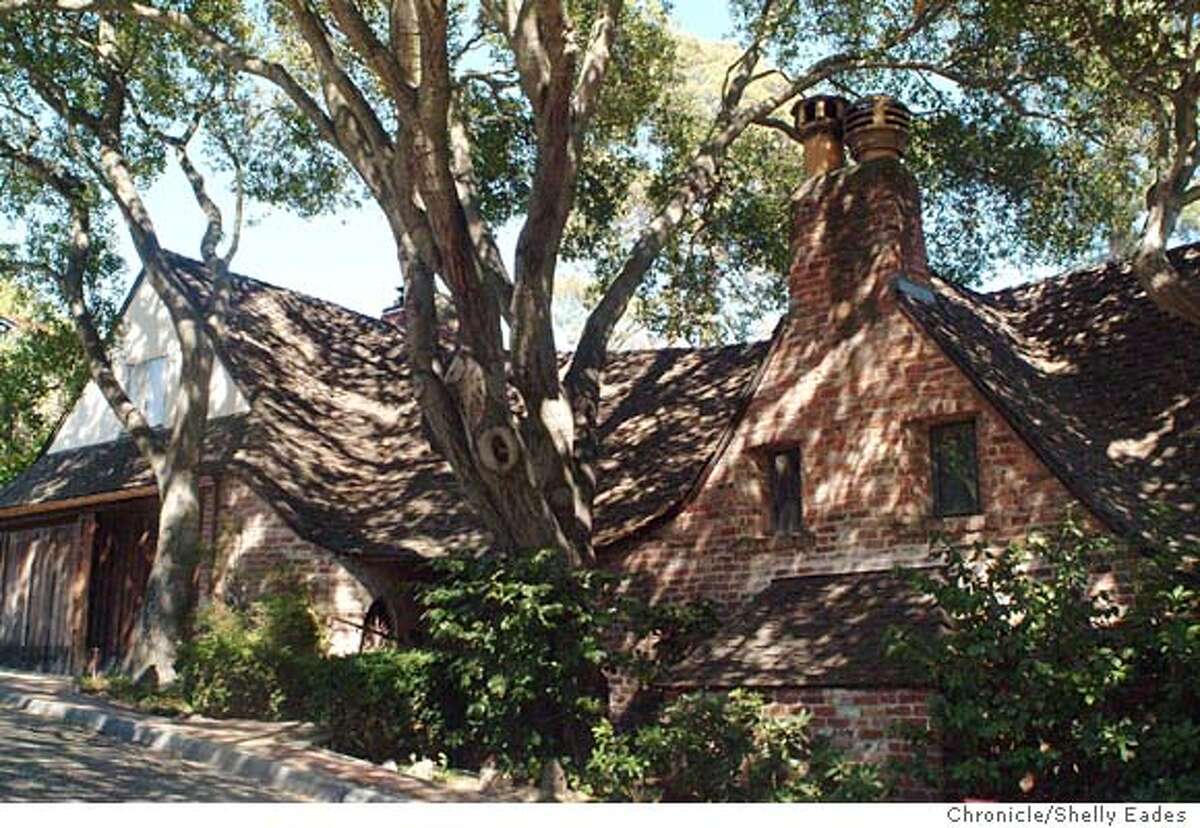 SIGNATURE STYLE / Carr Jones / Taking whimsy seriously / Builder Carr ...