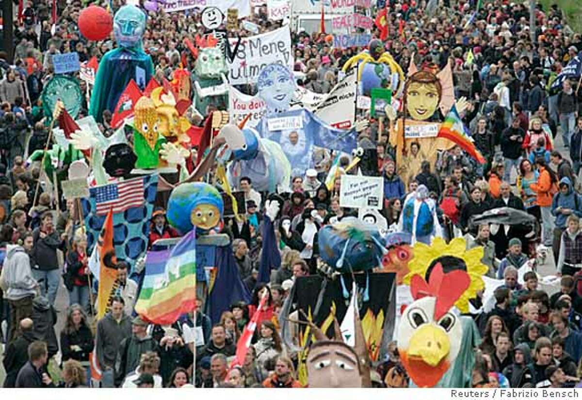 Police injured in Germany as radicals disrupt protest / 78 held at anti ...