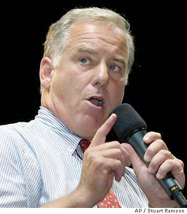Presidential hopeful Howard Dean gets a big show of support in S.F.