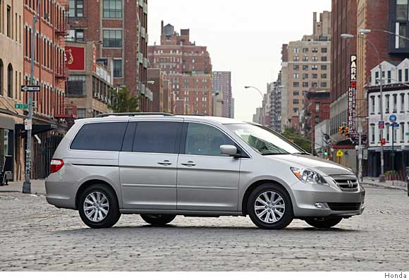 Honda Odyssey / The minivan enters the 21st century, and does so quite ...