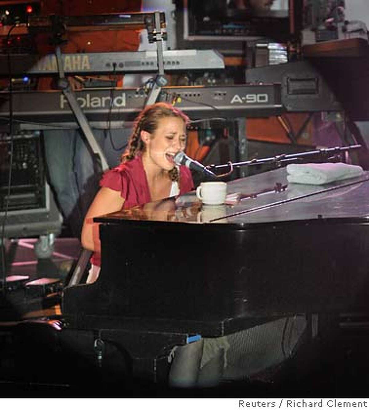 REVIEW / Years of silence have hardly dulled Fiona Apple's intensity ...