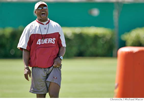 Singletary expecting winning return to Chicago