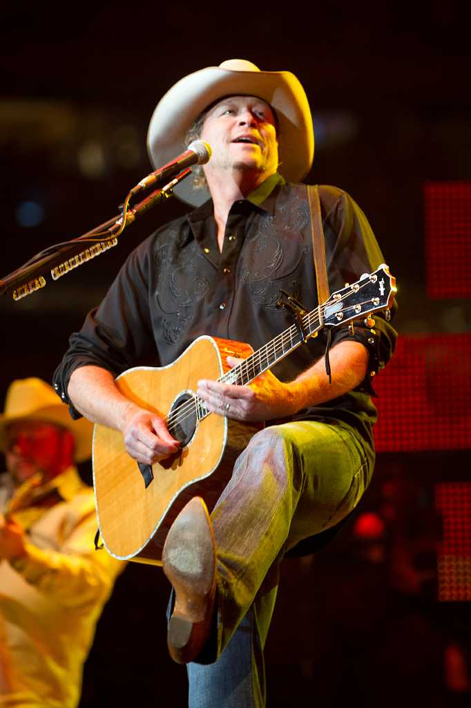 Jackson closes with smooth show