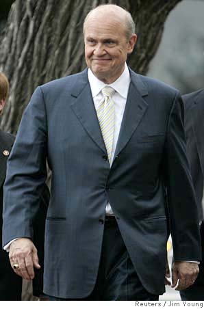 TV actor, a former senator, lets buzz build in GOP race