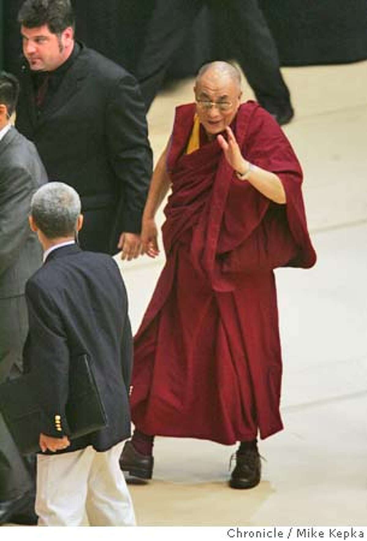 STANFORD / Dalai Lama brings his brand of Buddhism / Tibetan leader ...