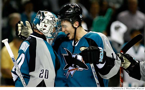 A hunch propels Sharks past Wings / Thornton sets up key goal after a ...