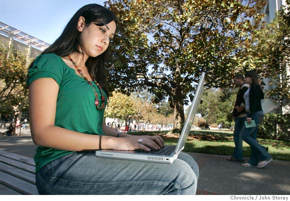 Online networking clicks among friends / And investors sense profits ...