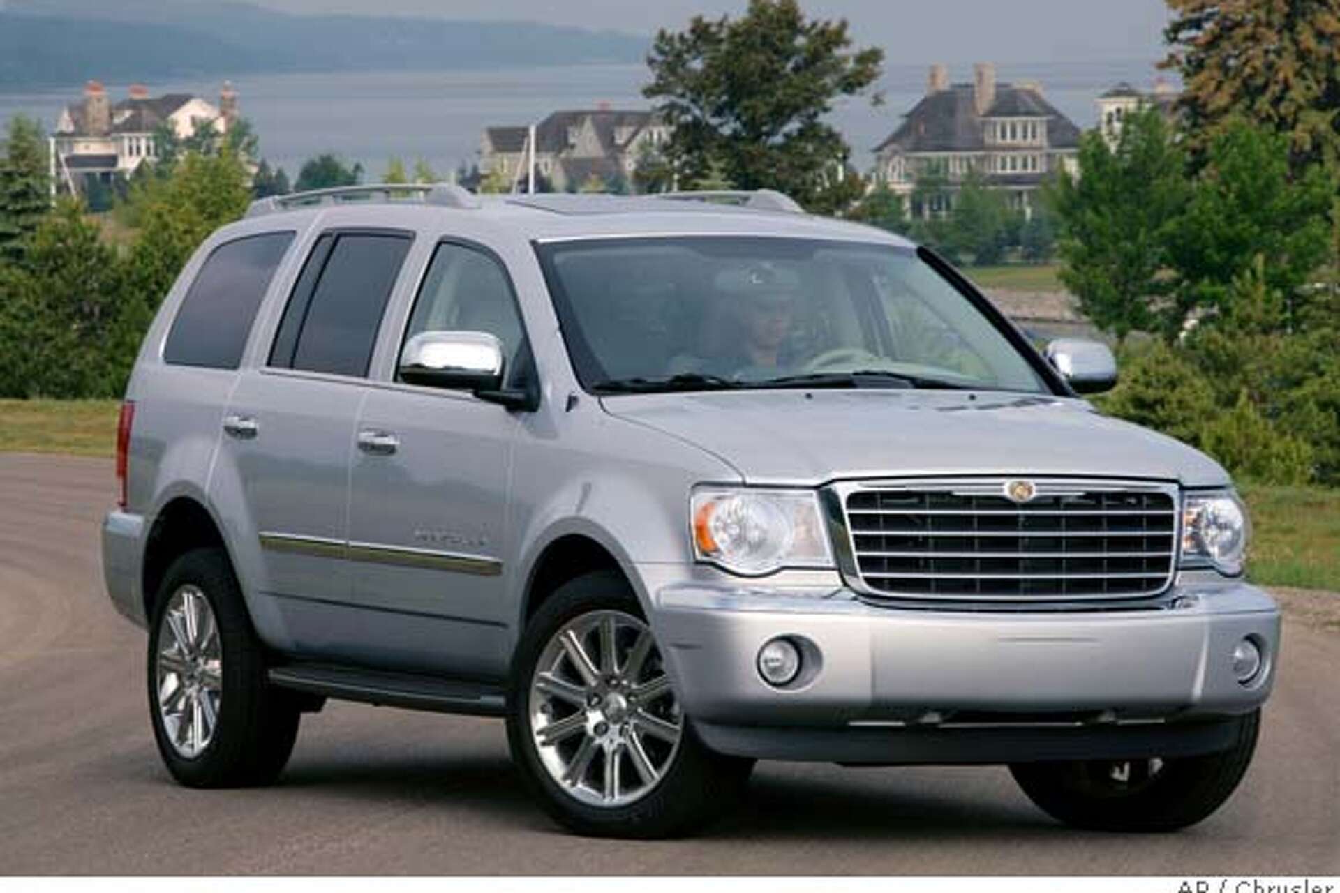 Chrysler's Aspen an SUV for the big family / Truck-based model roomy ...