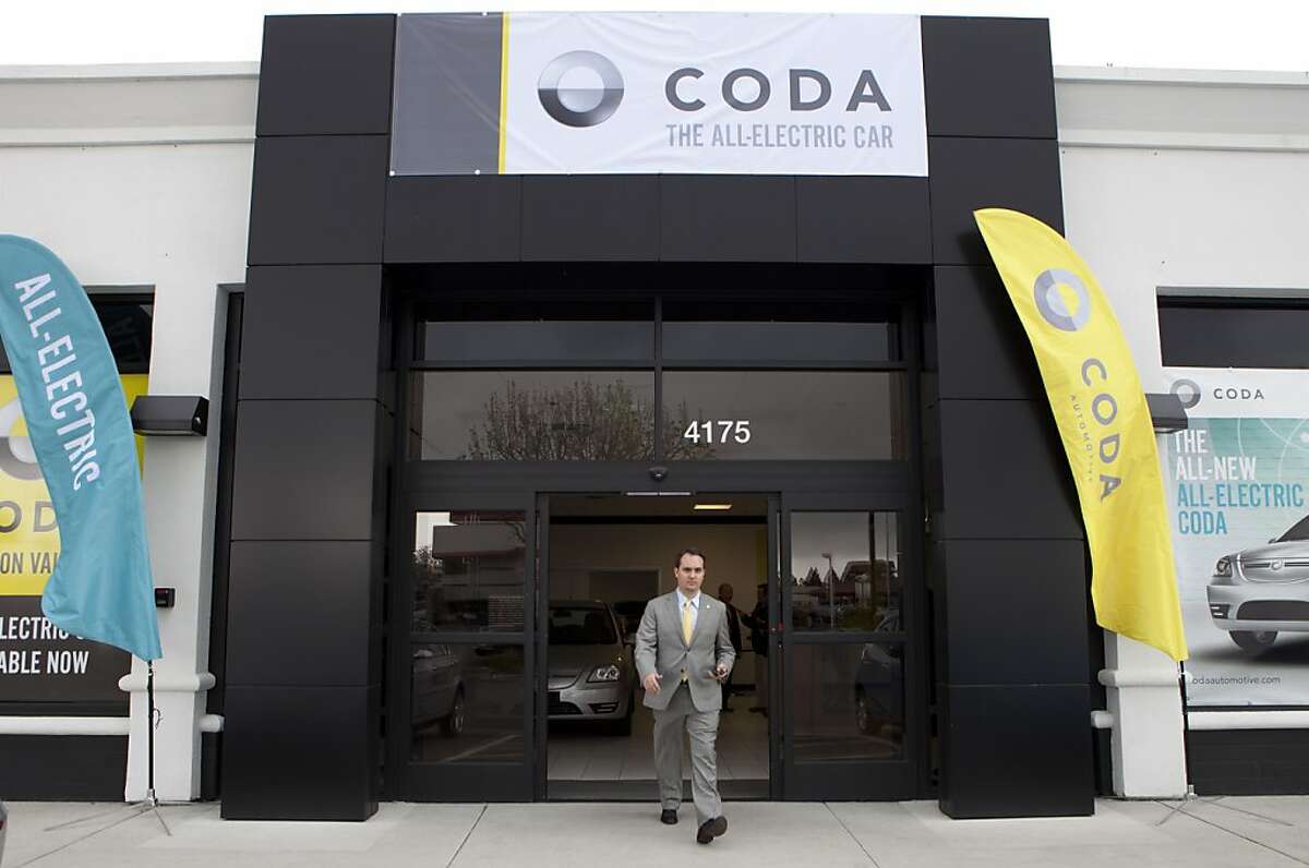 GM, Tesla fight politicization of electric cars