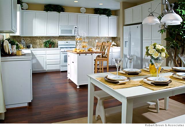 MODEL HOME: Valley Ranch, Williams / Big houses in tiny town