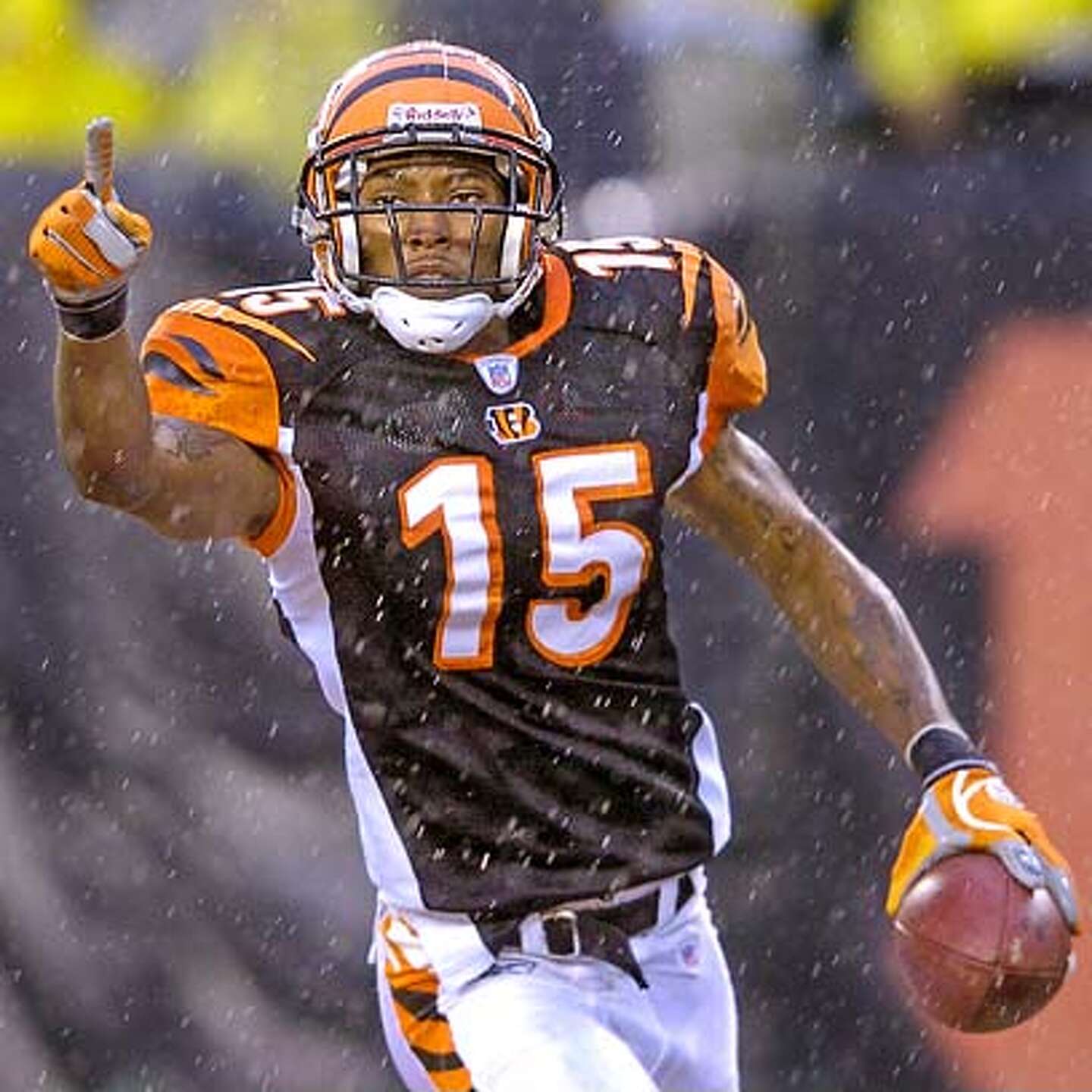 Goodell suspends Jones, Henry / Pacman will miss full season; Bengals ...