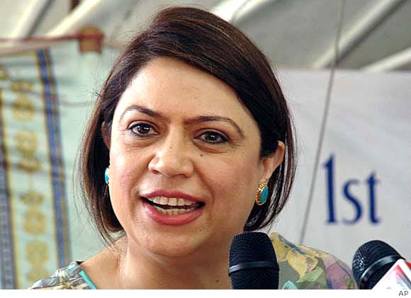 Pakistan clerics issue a fatwa against female cabinet minister / Photo ...