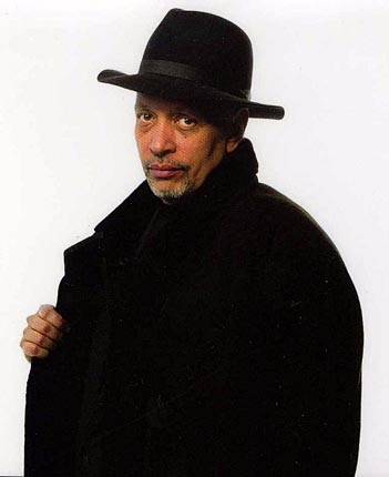 Easy Rawlins heads north to S.F. / Series' detective hero needs money ...