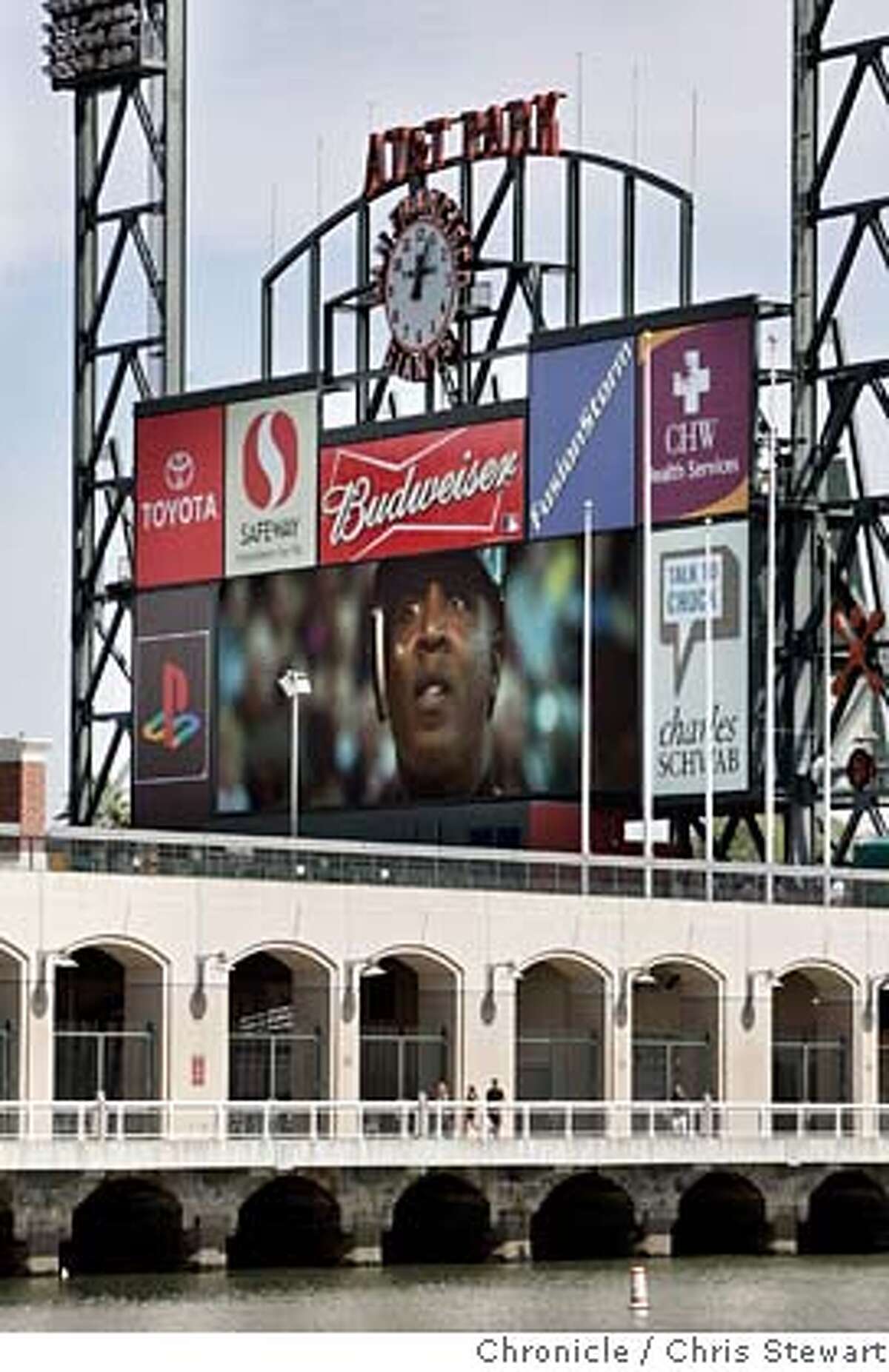 Giants score big / Club to unveil huge hi-def scoreboard