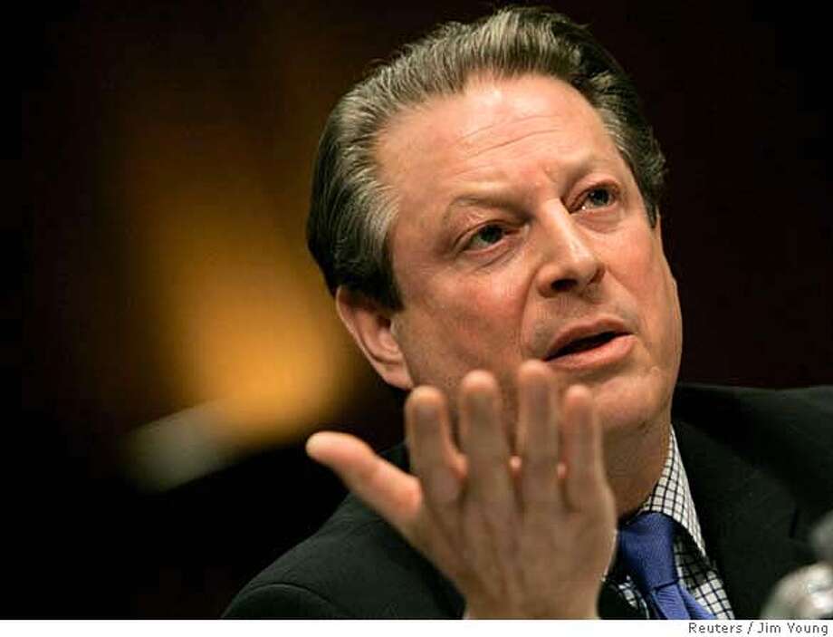 Al Gore a star in return to Capitol Hill / He finds growing agreement ...