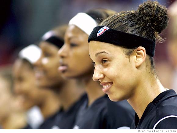 Later than planned, Powell gets her title shot