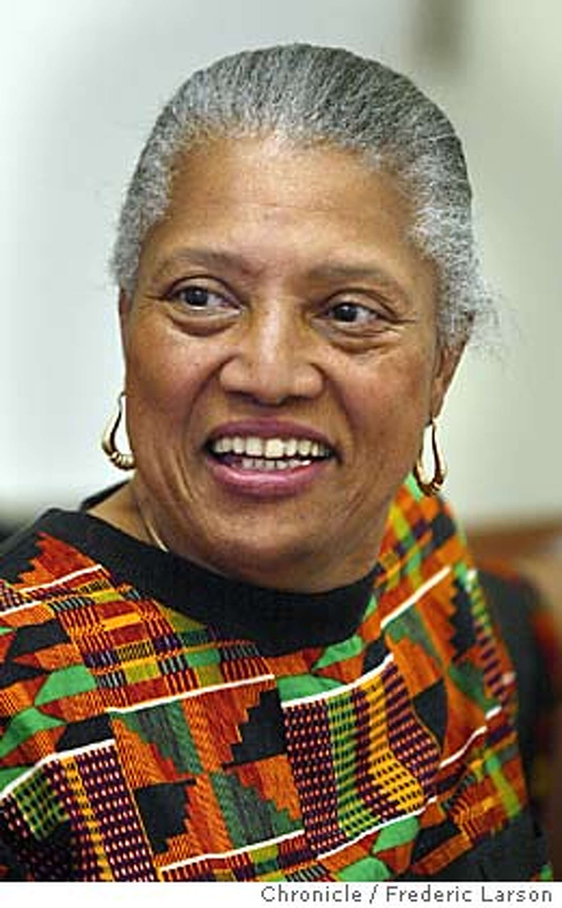 Hunters Point island of safety separates 2 gang turfs / A patch of peace