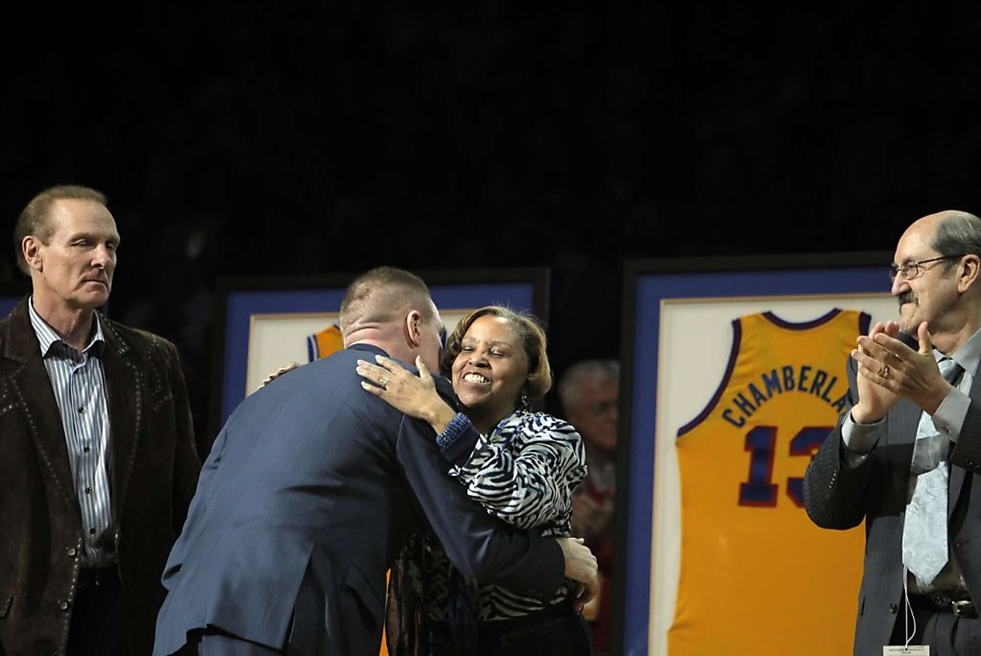 Honor for Mullin turns ugly with boos for Lacob