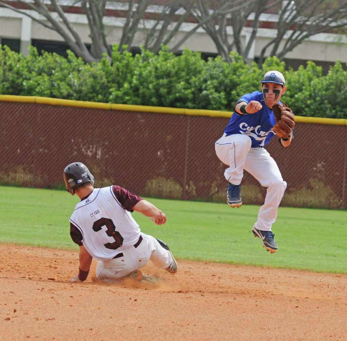 Baseball: Cougars face battle in 17-5A