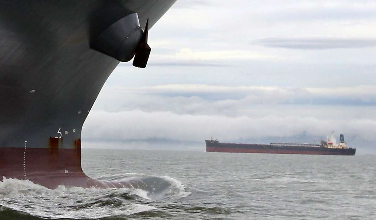 Huge container ship sails into S.F. Bay records