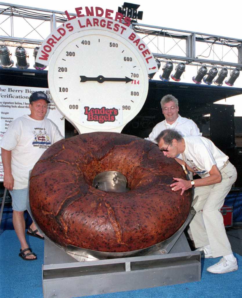 Bagel boss Murray Lender dies