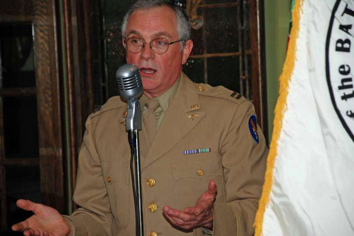 Duty Calls: New York Guard musician brings World War II radio ...