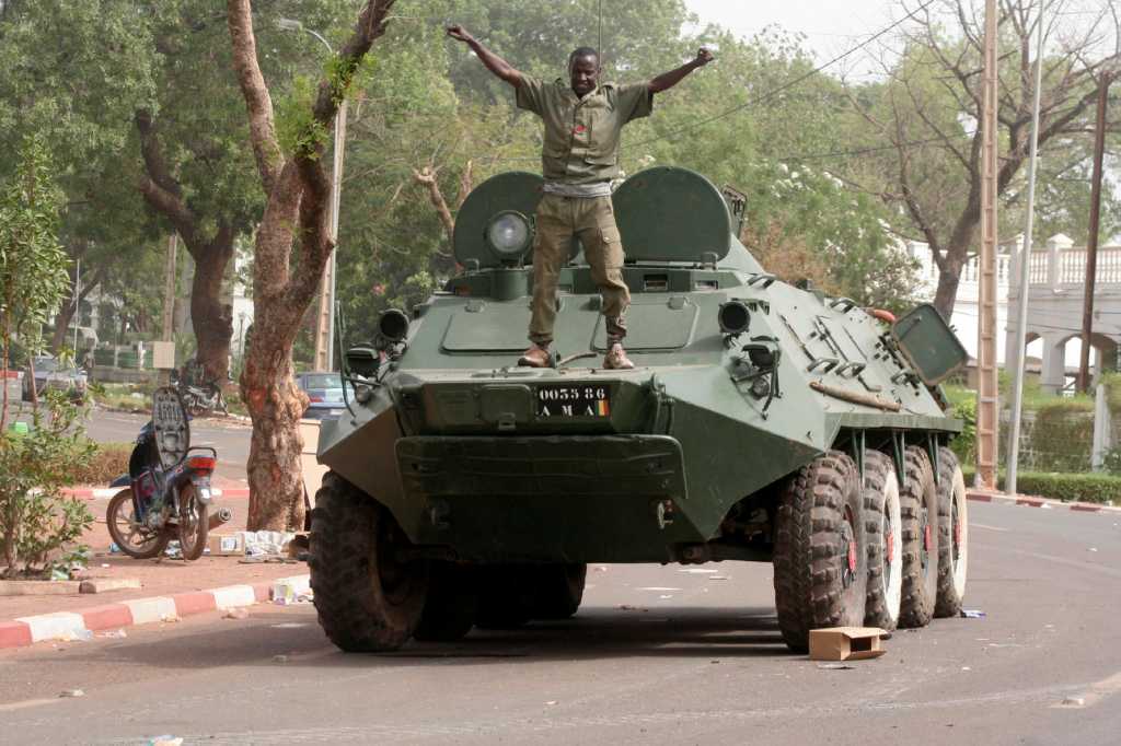 Mali state TV goes off air; fear of countercoup