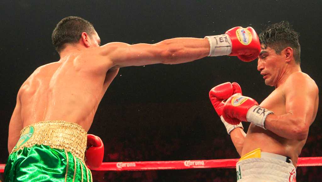 Garcia beats Morales to win super lightweight crown