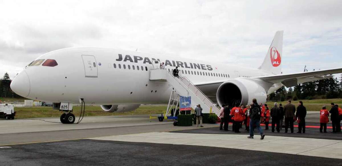 Boeing delivers first 787 with GE engines, first to JAL